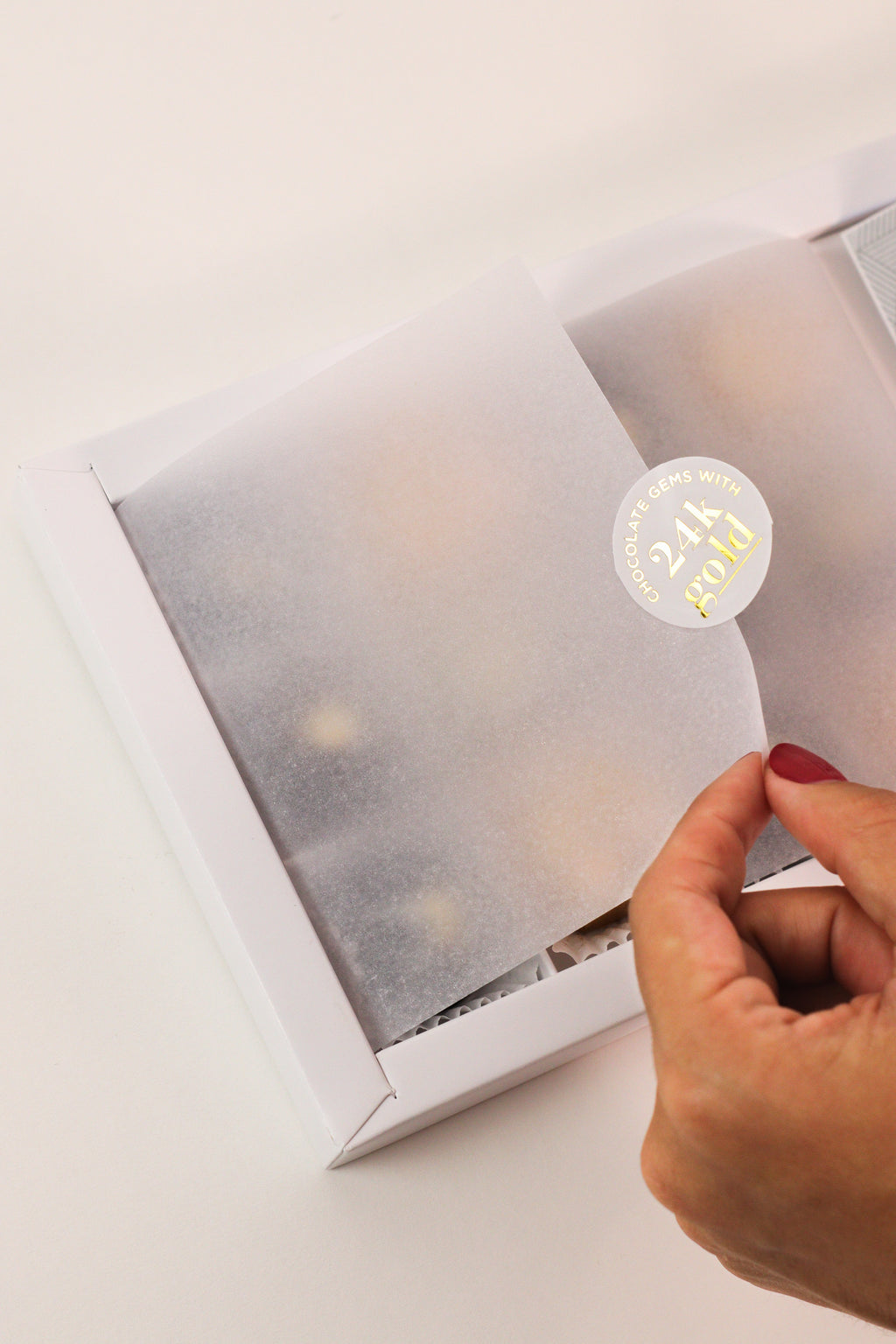 Intergalactic gems (12 pcs) - vegan – Magno Chocolates